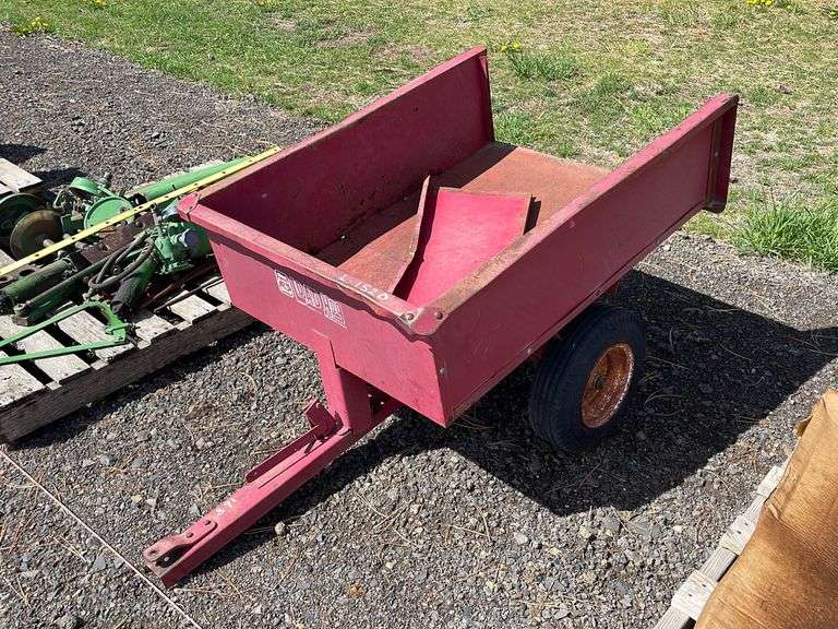 Red Devil Load Hog Trailer - Booker Auction Company