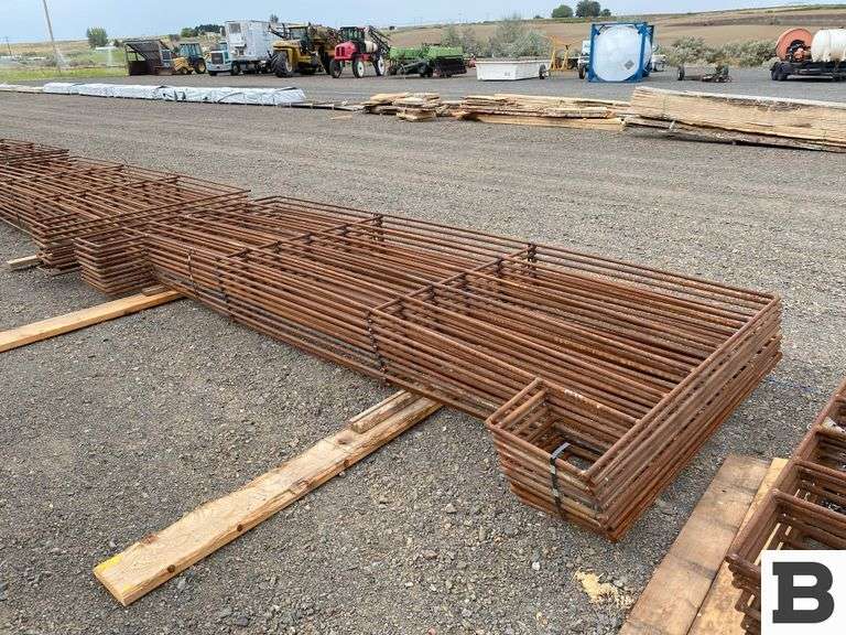 12' Sucker Rod Panels - Booker Auction Company