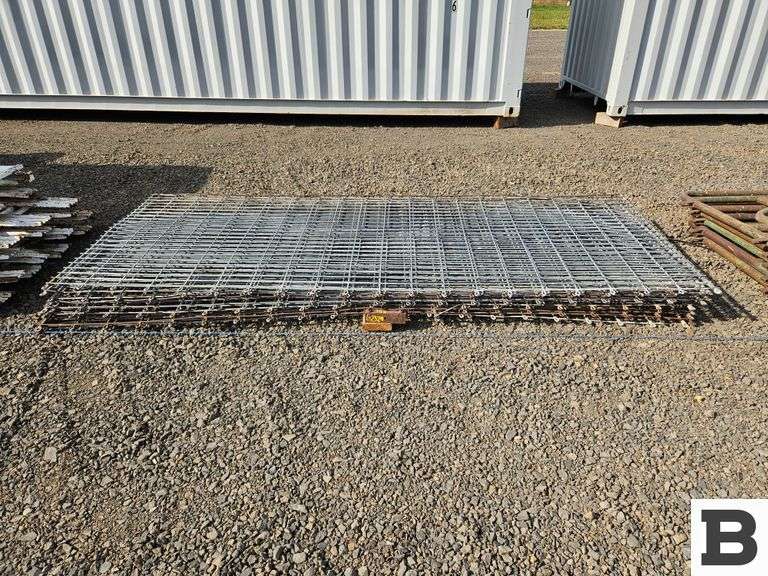 10'x4' Hog Wire Mesh Screens - Booker Auction Company