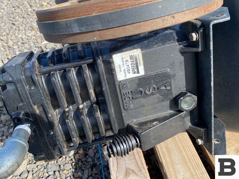 Fliteway Vertical Air Compressor - Booker Auction Company