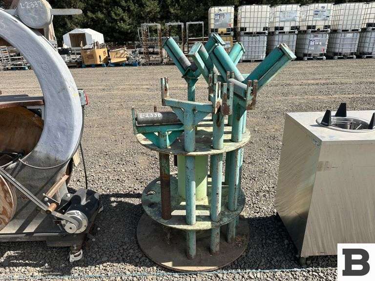 Pipe Rollers w/ Storage Stand - Booker Auction Company