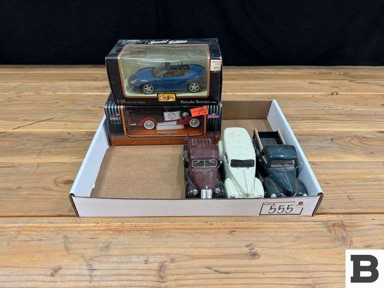 Replica Classic Toy Pickups 1:24 Scale, Replica Toy Cars 1:24 Scale ...