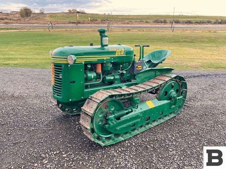 Oliver OC-3 Crawler Tractor - Booker Auction Company