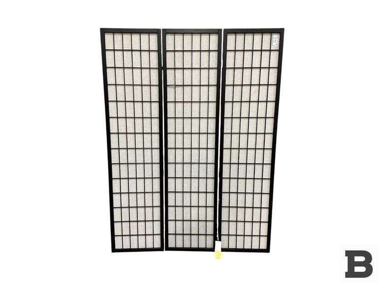 Tri-Fold Privacy Screen - Booker Auction Company