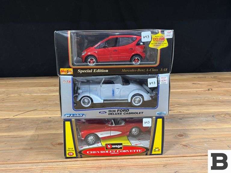 (1) Maisto (1) Welly (1) Burago Collectible Replica Toy Cars 1:18 Scale ...