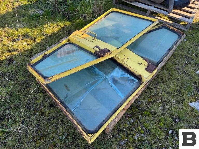 Tractor Doors - Snohomish, WA - Booker Auction Company