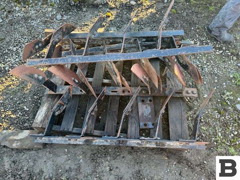 McCormick Offset Disc Scrapers - Snohomish, WA - Booker Auction Company