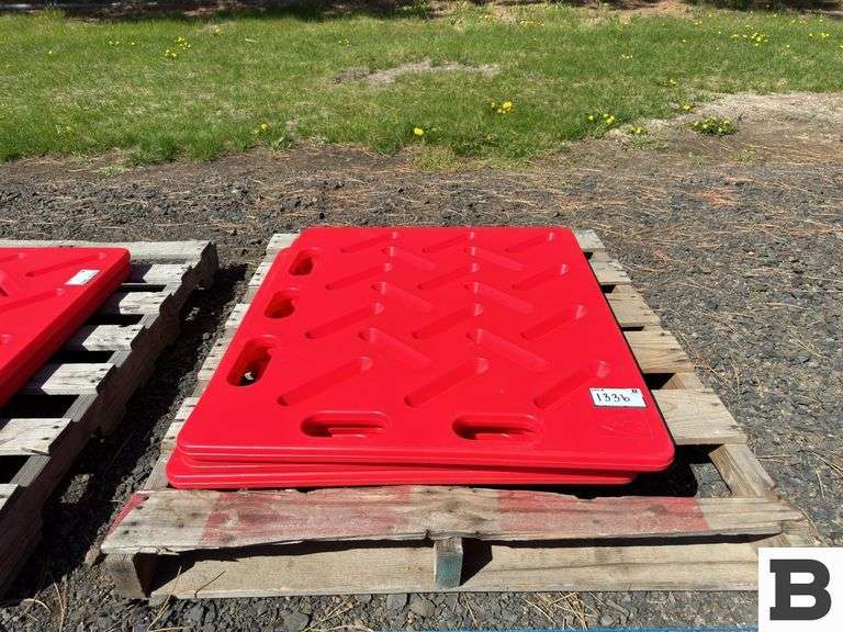 Hog Sorting Boards - Booker Auction Company
