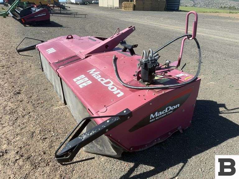 2013 MacDon R85 Rotary Disc Header-Madras, OR - Booker Auction Company