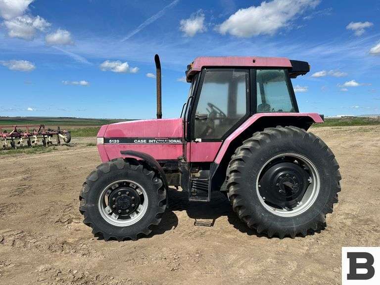 1990 Case IH 5120 Tractor - Pasco, WA - Booker Auction Company