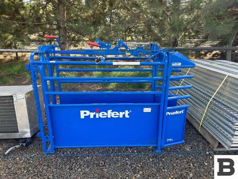 Priefert Roping Chute - Booker Auction Company