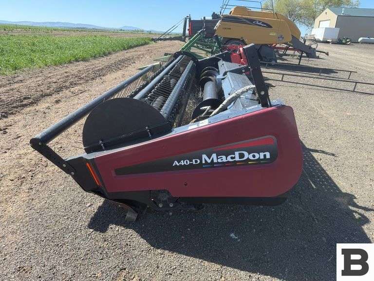 2008 MacDon A40-D Header-Madras, OR - Booker Auction Company