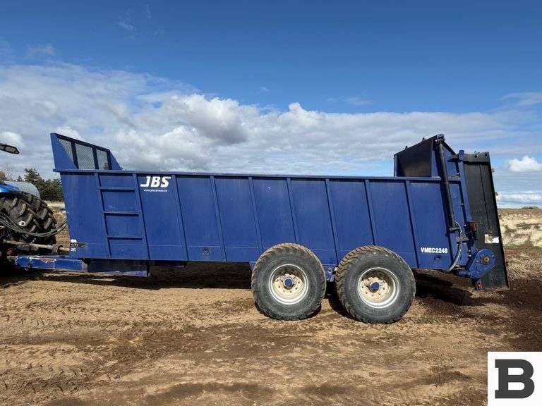JBS VMEC2248-2 Manure Spreader- Bend, OR - Booker Auction Company
