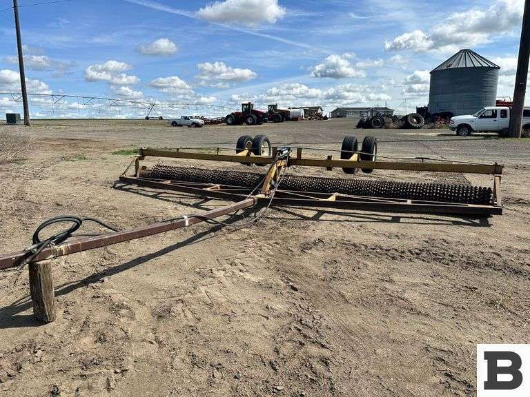 Schmeiser 21' Packer - Pasco, WA - Booker Auction Company