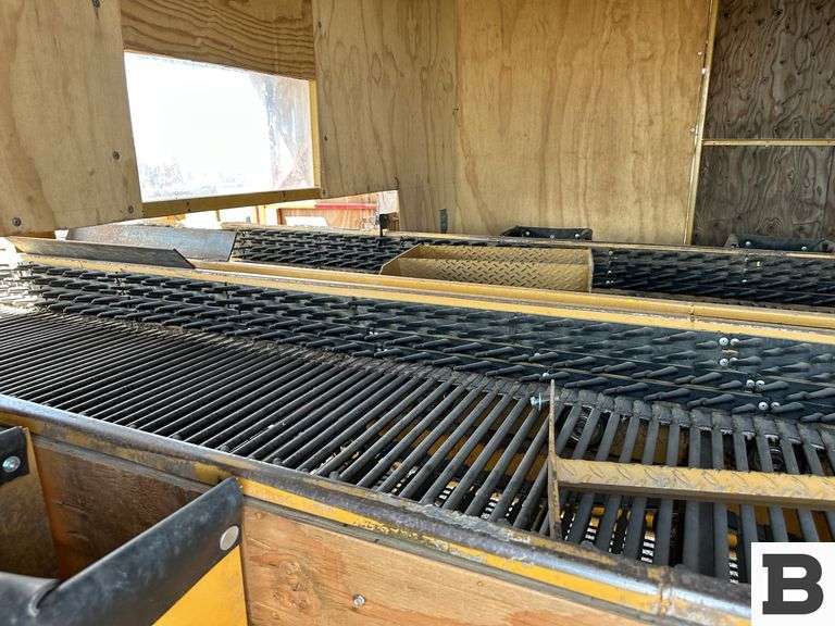 2009 Double L 978 Picking Table - Plymouth, WA - Booker Auction Company