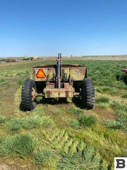 5 Yard Dirt Scraper - Othello WA - Booker Auction Company