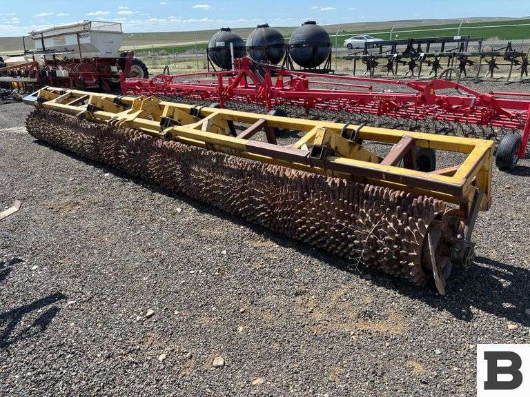 Schmeiser 25' Packer - Plymouth, WA - Booker Auction Company