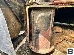 2009 Macdon R80 Rotary Disc Header - Echo, OR - Booker Auction Company