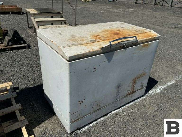Sears Coldspot 17 Chest Freezer - Booker Auction Company