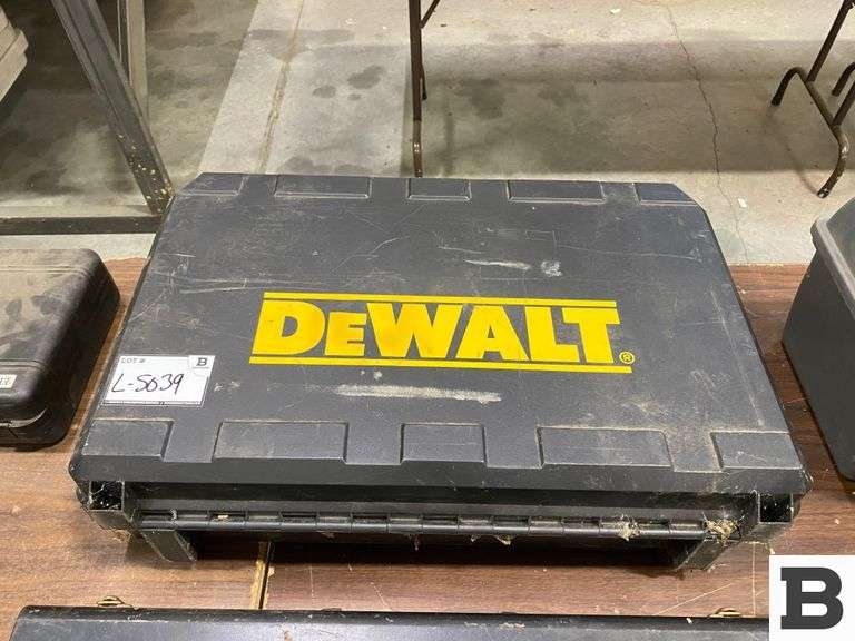 DeWalt DW533 1-3/4" Rotary Hammer - Booker Auction Company