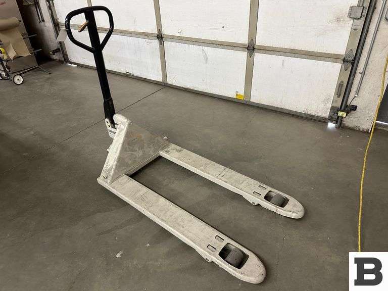 Crown PTH50 Pallet Jack - Booker Auction Company