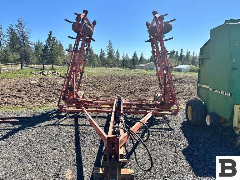 Allis Chalmers Chisel Plow - Medical Lake, WA - Booker Auction Company