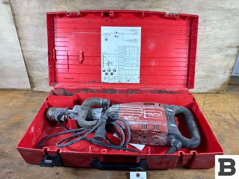Hilti TE 905- AVR Demolition Hammer Concrete Breaker - Booker Auction ...