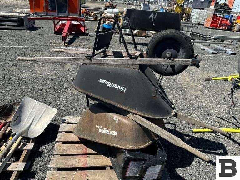 (2) Wheelbarrows, Auto Ramps - Booker Auction Company