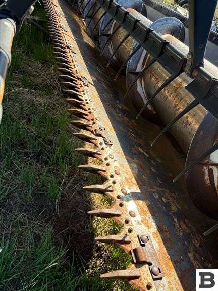 Gleaner R70 Combine - Enterprise, OR - Booker Auction Company