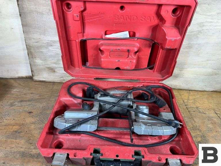 Milwaukee 6230N Band Saw - Booker Auction Company