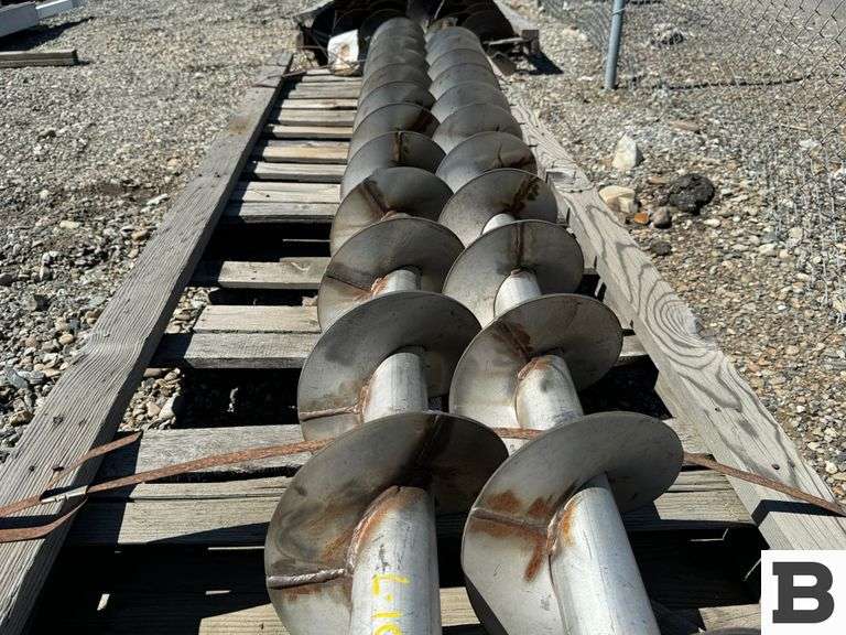 Auger Flighting - Booker Auction Company