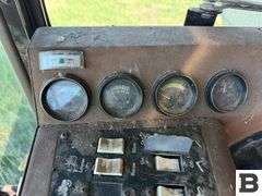 Gleaner R70 Combine - Enterprise, OR - Booker Auction Company