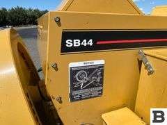 Challenger SB44 Small Baler - Booker Auction Company