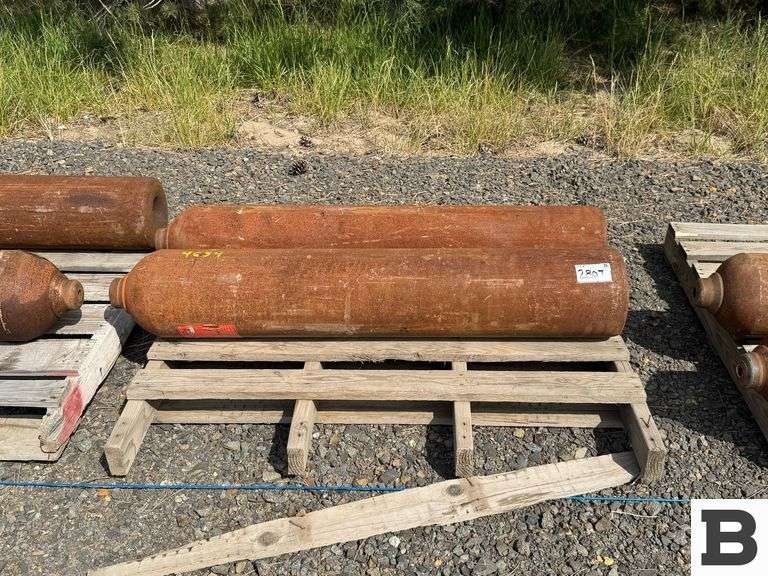 Decommissioned Acetylene Tanks - Booker Auction Company