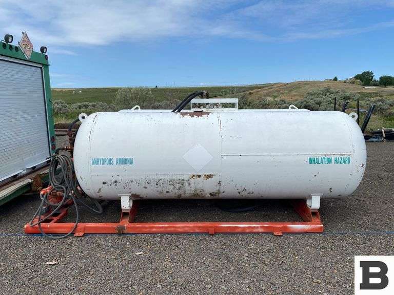 Anhydrous Ammonia Tanks and Mounting Frame - Booker Auction Company