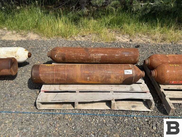 Decommissioned Acetylene Tanks - Booker Auction Company
