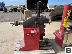 Hunter Engineering Company DSP7705 Wheel Balancer - Booker Auction Company