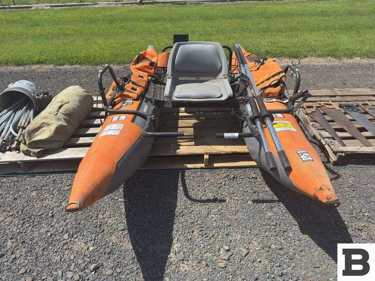 Colorado XT Pontoon Raft w/ Oars - Booker Auction Company