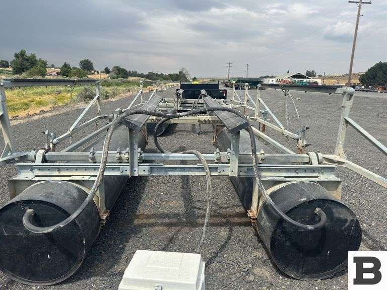 Poly Lift Boat Lift With Blower Unit - Booker Auction Company