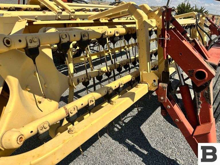 New Holland 216 Rake - Booker Auction Company