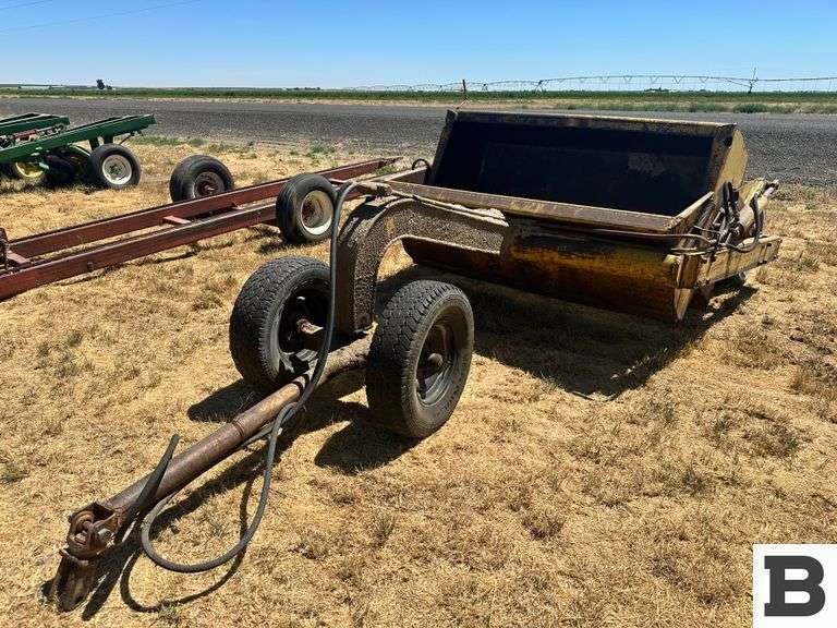 3 Yard Scraper - Othello, WA - Booker Auction Company