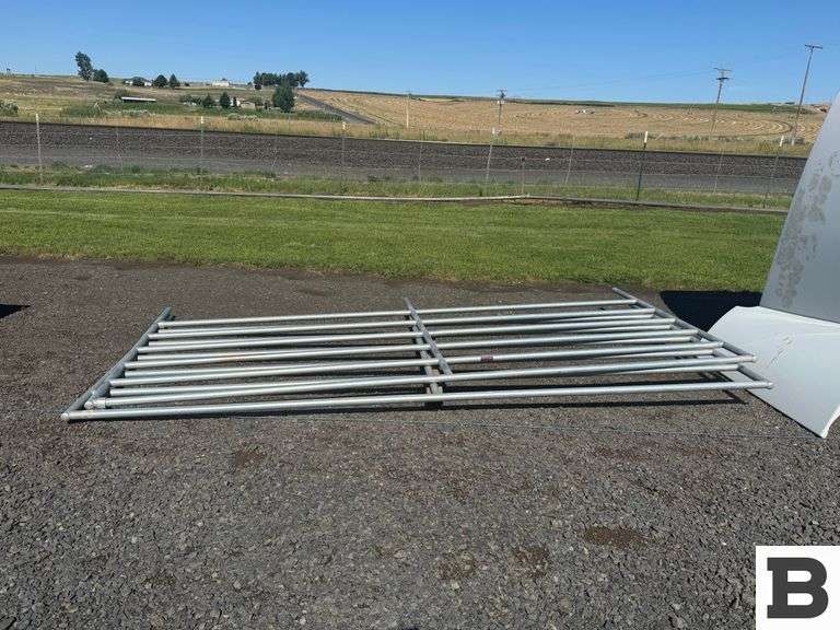 Noble 6 Rail Galvanized Panels - Booker Auction Company