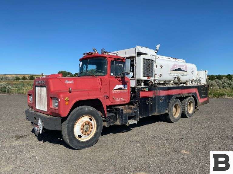 1974 Mack R600 Truck - Booker Auction Company