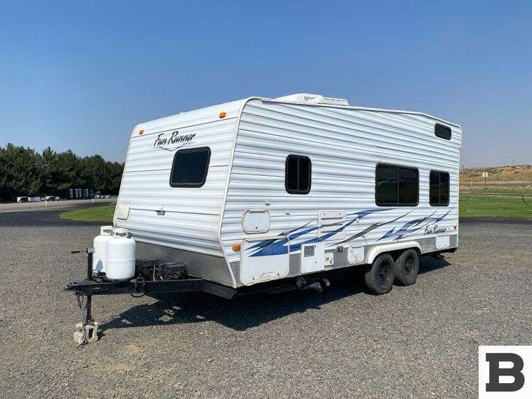 2006 Carson Fun Runner Toy Hauler Travel Trailer - Booker Auction Company