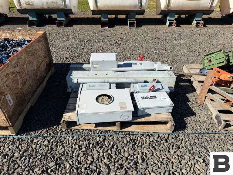 Panel Boxes - Booker Auction Company