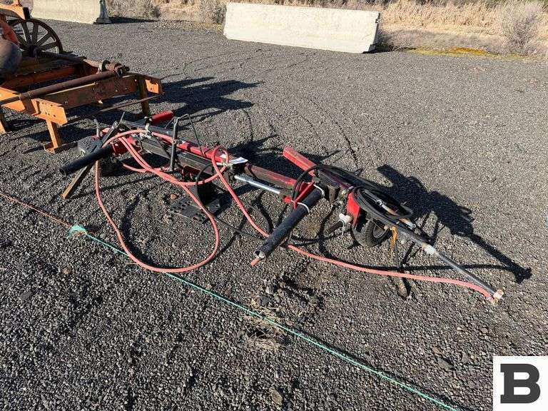 Edwards Front Mount Sprayer Booms - Booker Auction Company