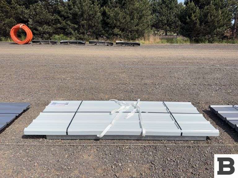 7.87’x3’ White Metal Roof Panels and 6.5’x3’ Steel Pallet - Booker ...