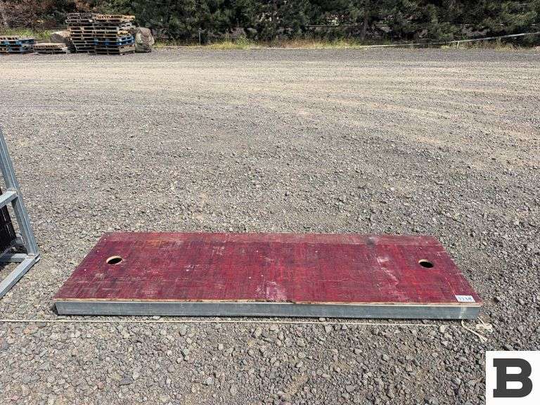 77”x2’ Pallet - Booker Auction Company