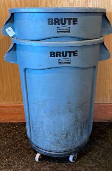 (2) BRUTE Trash Cans 22” x 28” On Rollers - Business Liquidation Auction