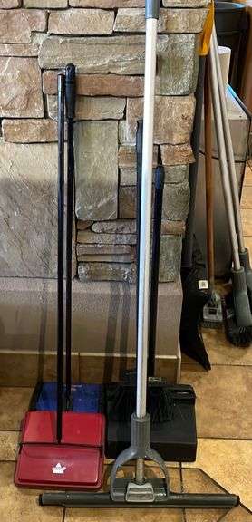 (2) BISSELL Carpet Sweepers With Squeegee And Broom With Dust Pan ...